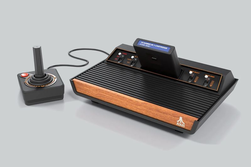 Vuelve la consola Atari al mercado para revivir tu infancia y juegos ...