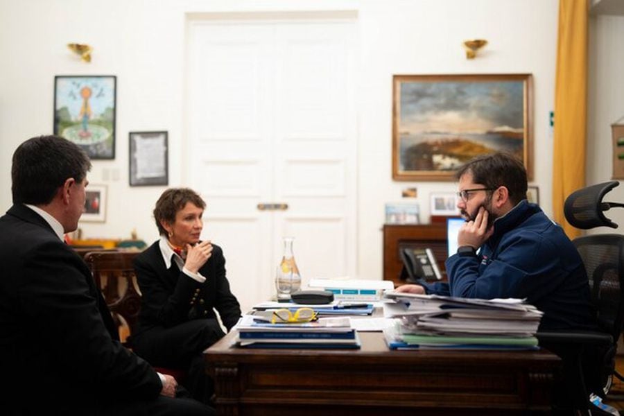 Boric se reúne con Tohá y Monsalve en La Moneda por homicidios ... Boric se reúne con Tohá y Monsalve en La Moneda por homicidios ...