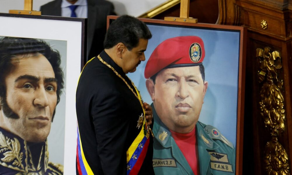 Autores de biografía sobre Hugo Chávez analizan el futuro de Venezuela ...